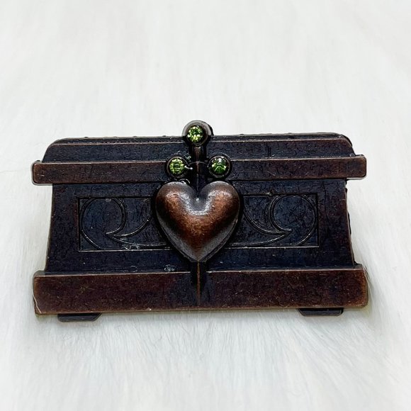 Disney | Jewelry | 525 Disney Snow White Evil Queen Heart Box Pin ...